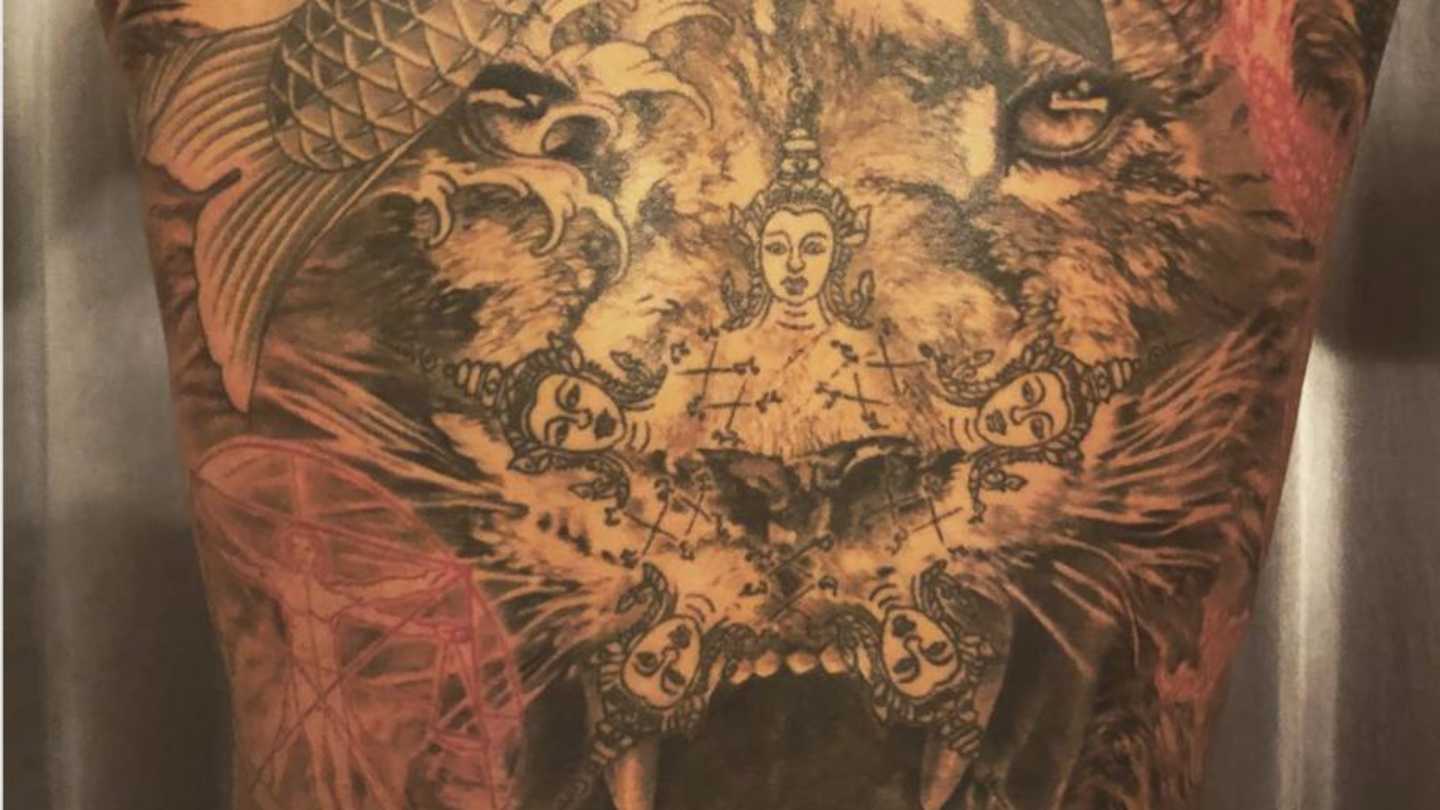 Zlatan Ibrahimovic shows off stunning new back tattoo (PHOTO) - Sports ...