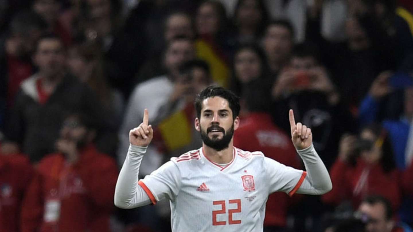 Isco revela qué le escribieron sus compañeros en el balón del hat trick ...