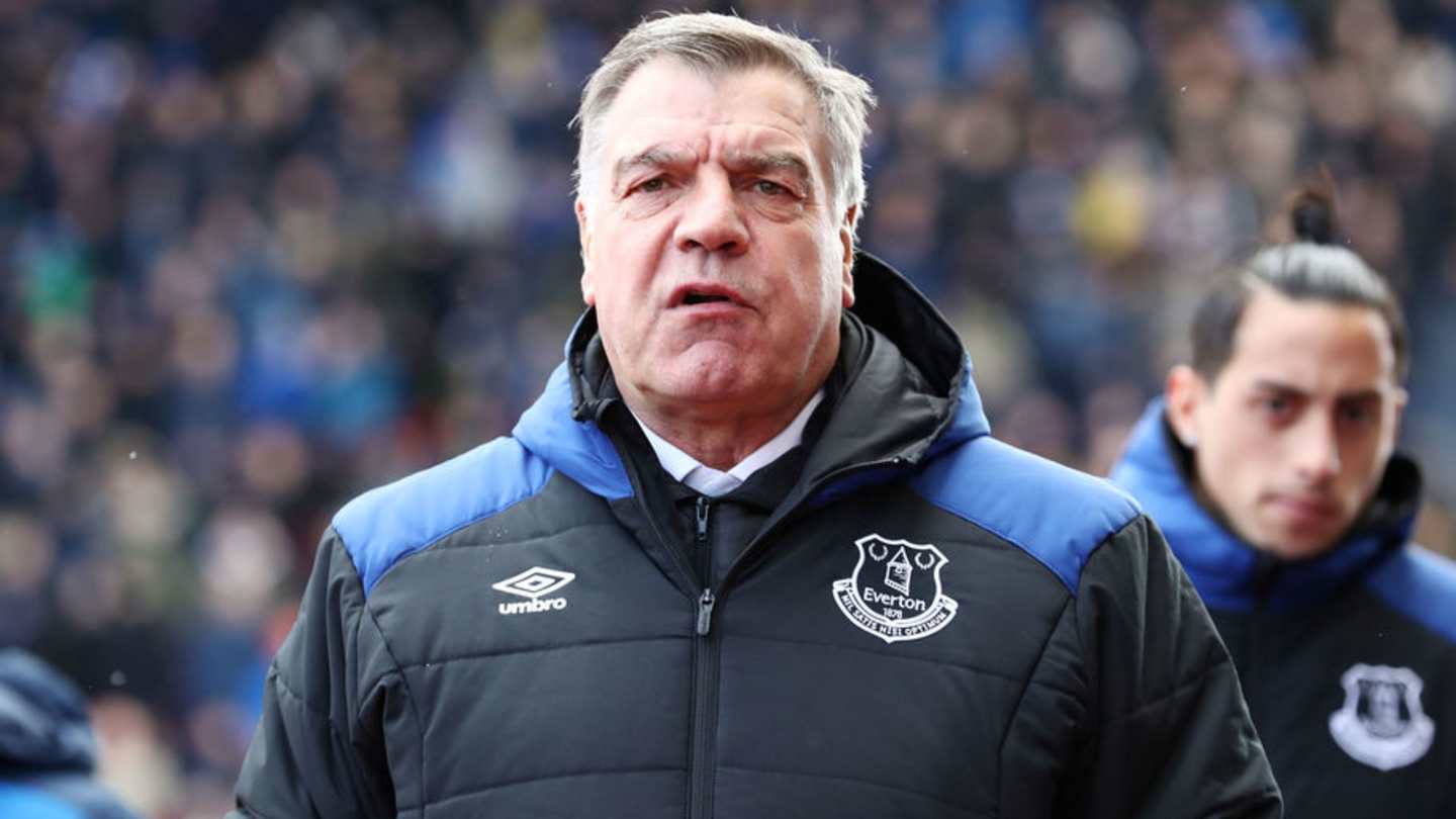 Sam Allardyce Slams Press & Claims Only a 'Minority' of Everton ...