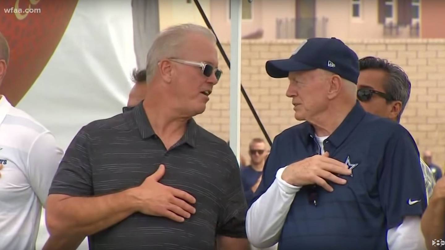Jerry Jones wears hat during national anthem (video) - Sports Illustrated