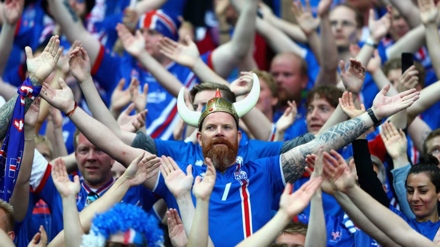 7 of the Best Fan Rituals Around the World - Sports Illustrated