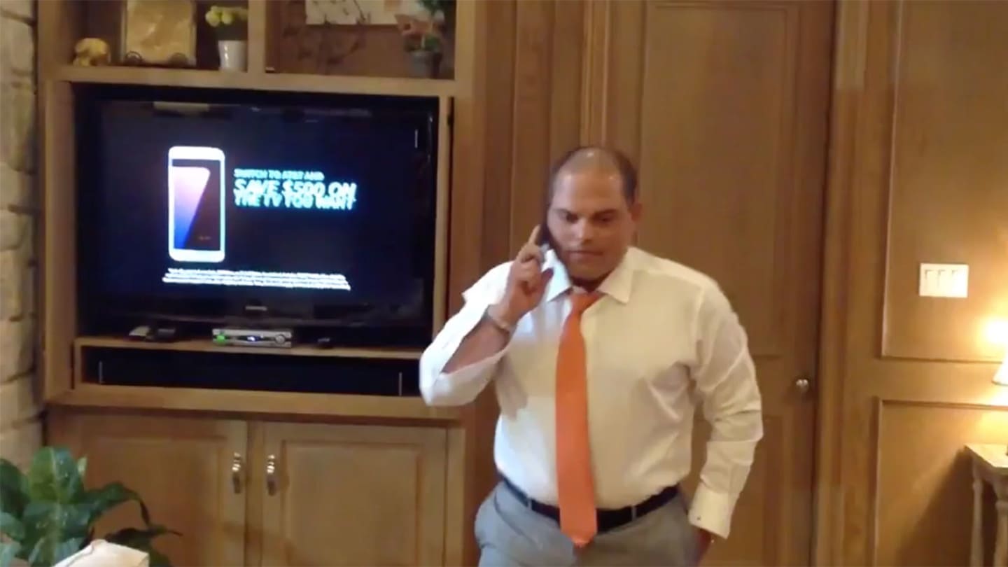 Pudge Rodriguez finds out he made Hall of Fame (video) - Sports Illustrated