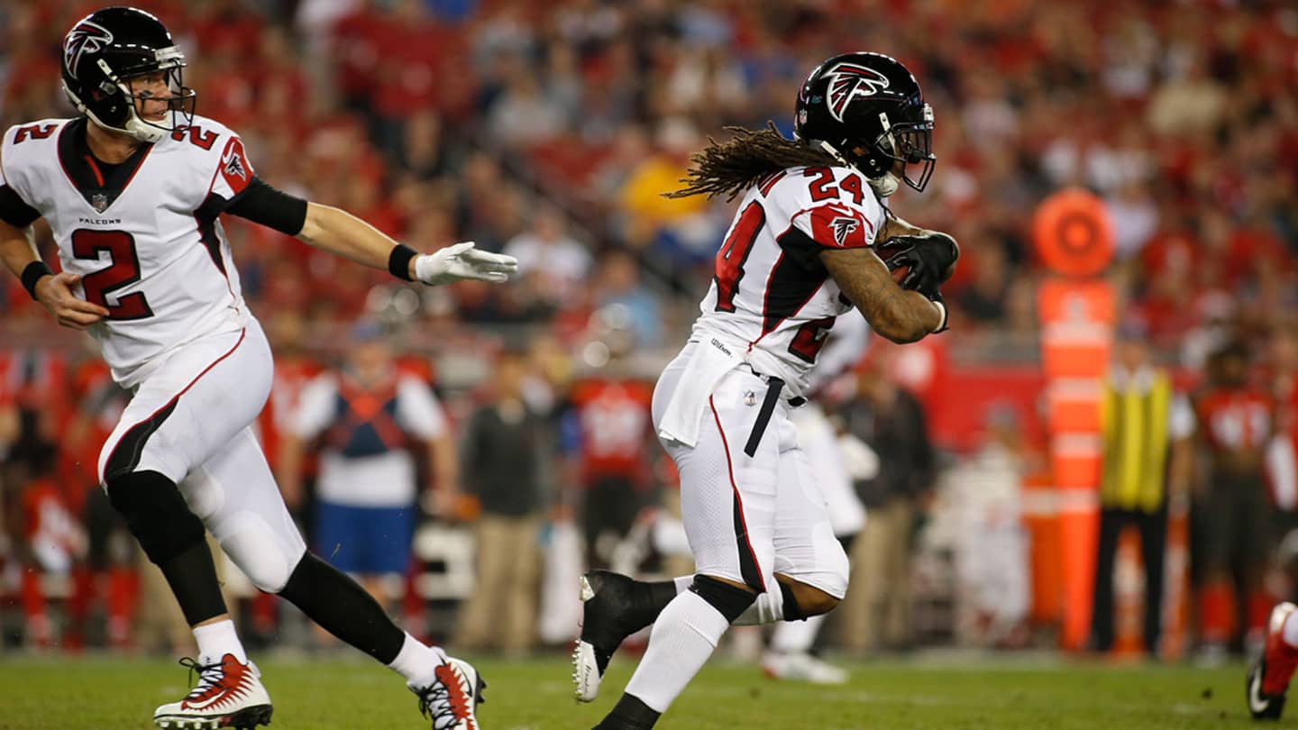 Falcons: Devonta Freeman carries Atlanta to win over Buccaneers ...