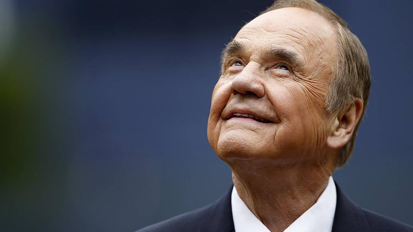 Dick Enberg: Legendary broadcaster dies at age 82 - Sports Illustrated