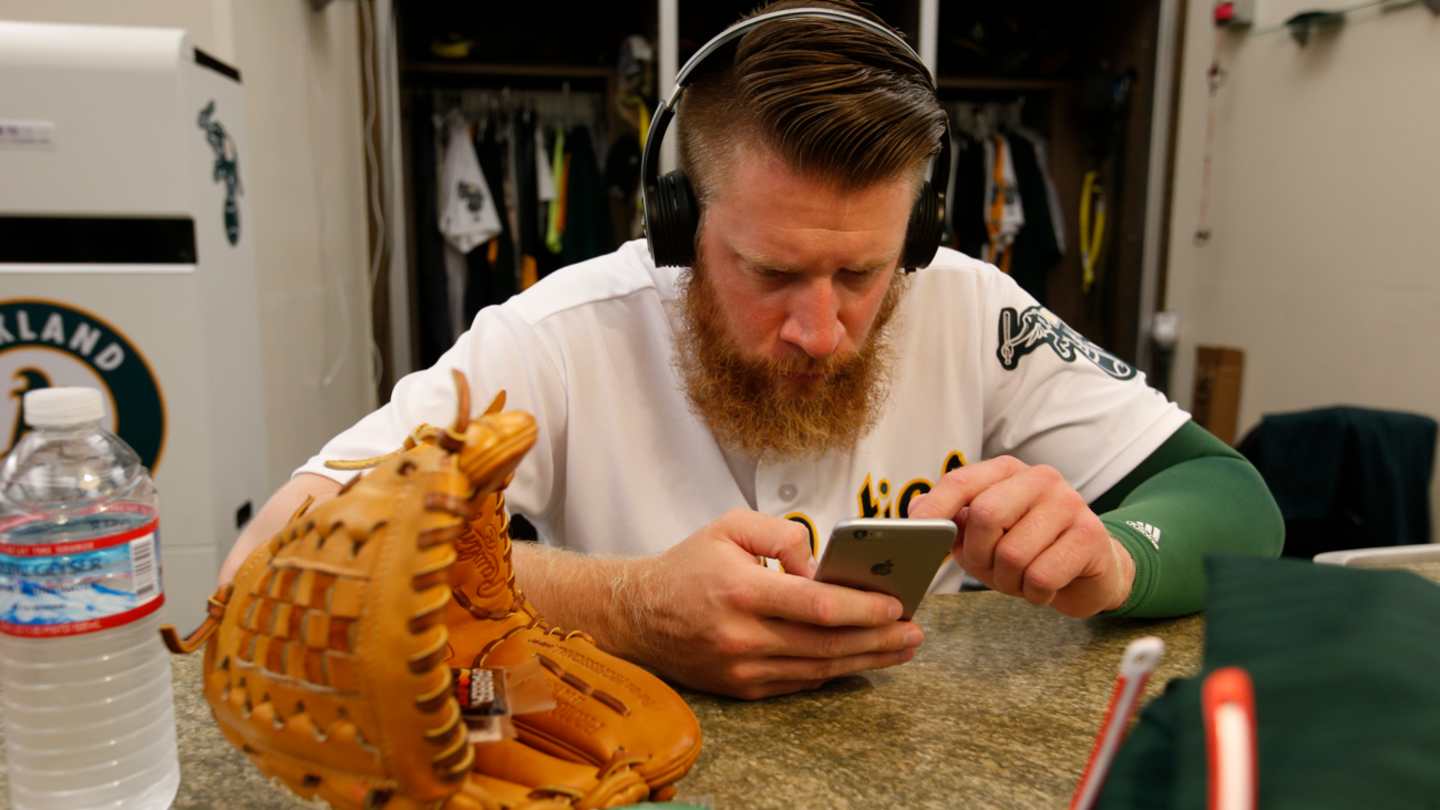 Facebook plans to live stream weekly MLB game - Sports Illustrated