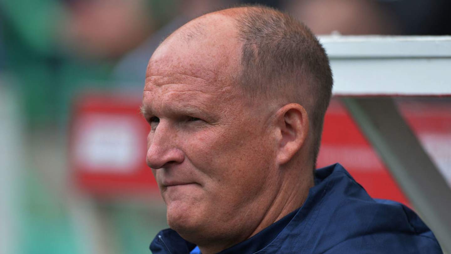 Sunderland Boss Simon Grayson Says Wantaway Players Have to Do the ...