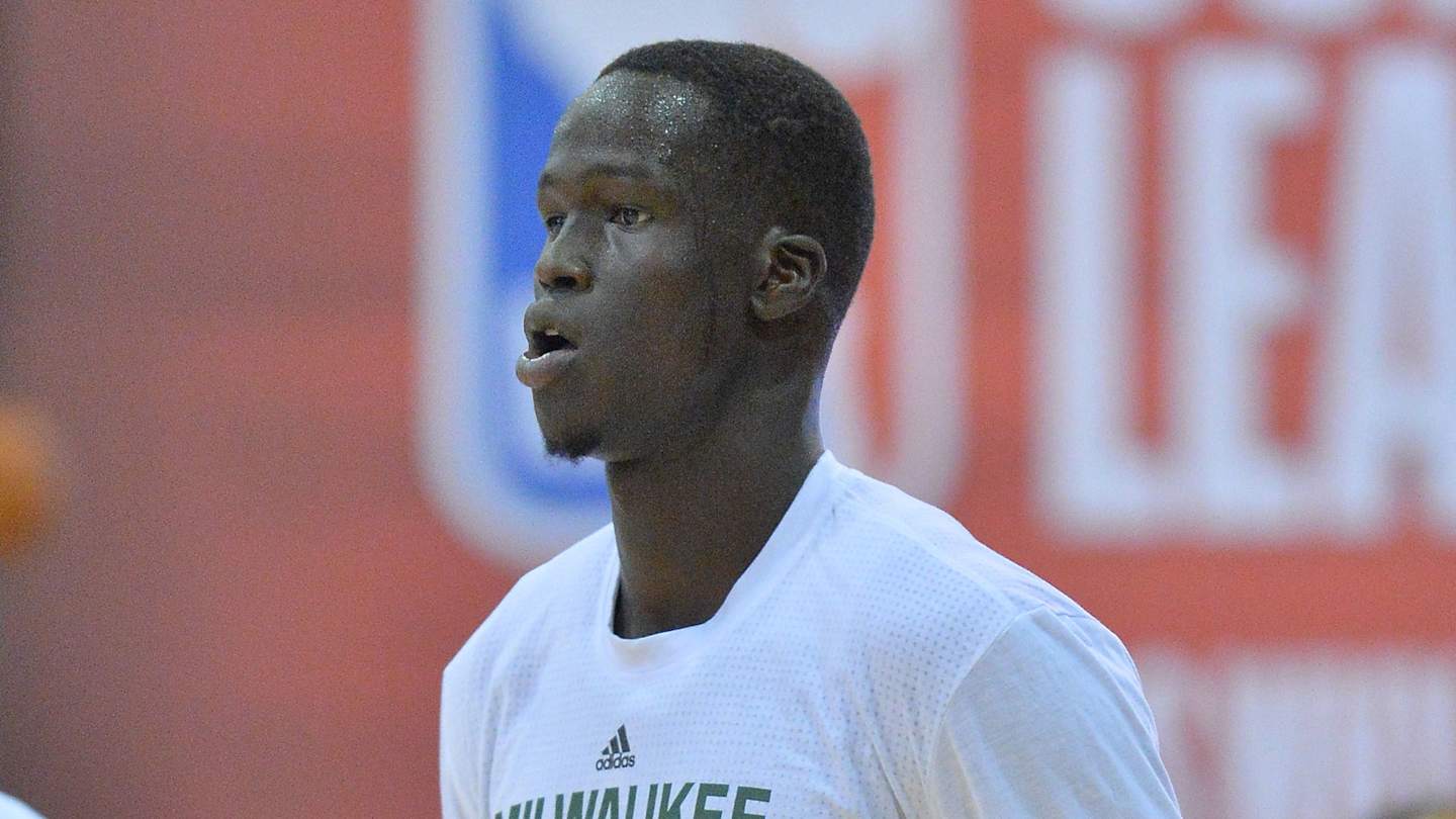 Thon Maker becomes internet hero after giving up seat on plane - Sports ...