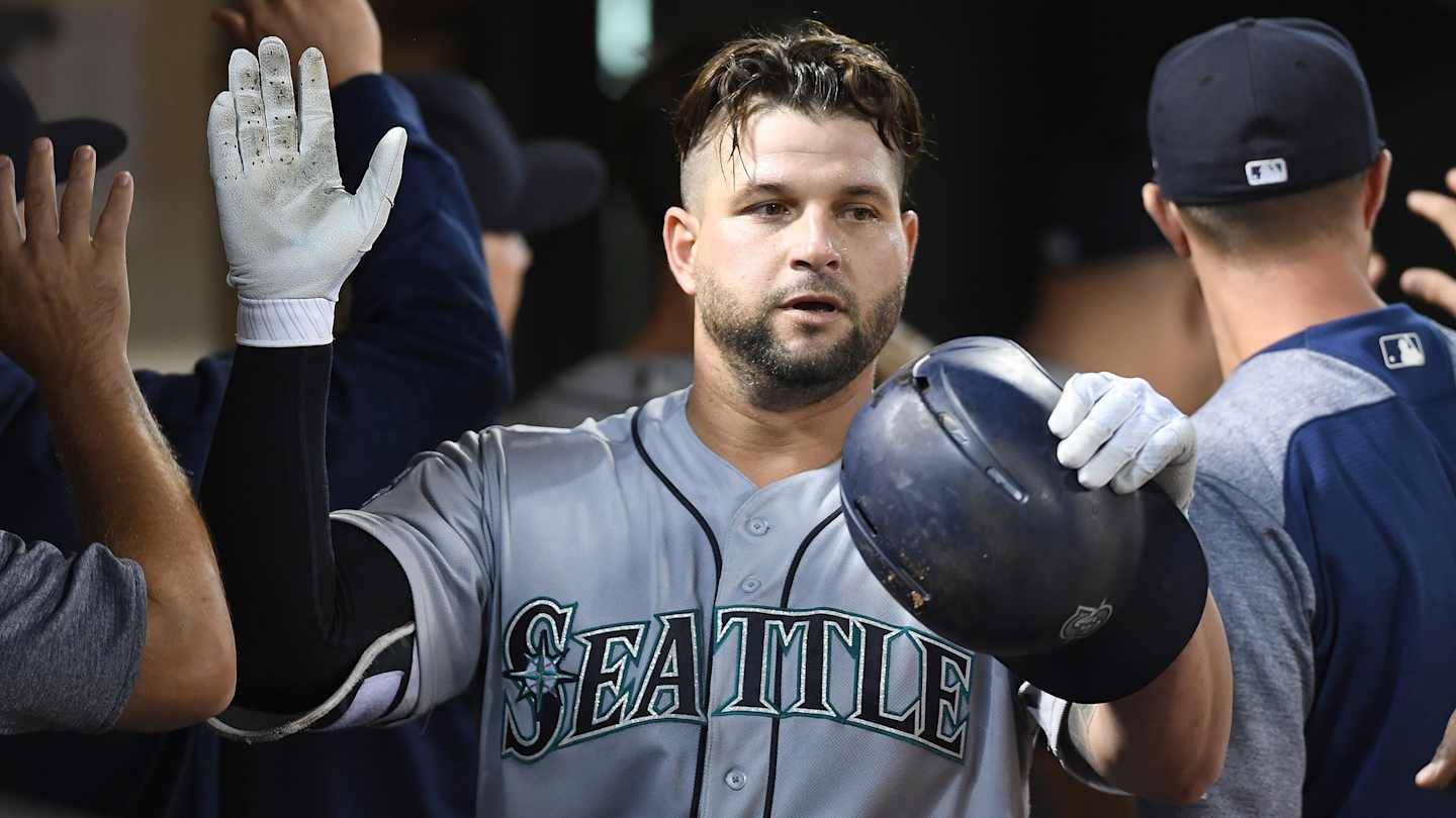 yonder alonso contract