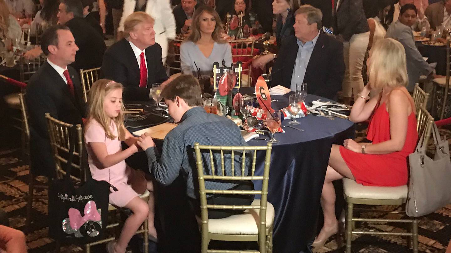 Donald Trump's Super Bowl party at golf club (photos) - Sports Illustrated