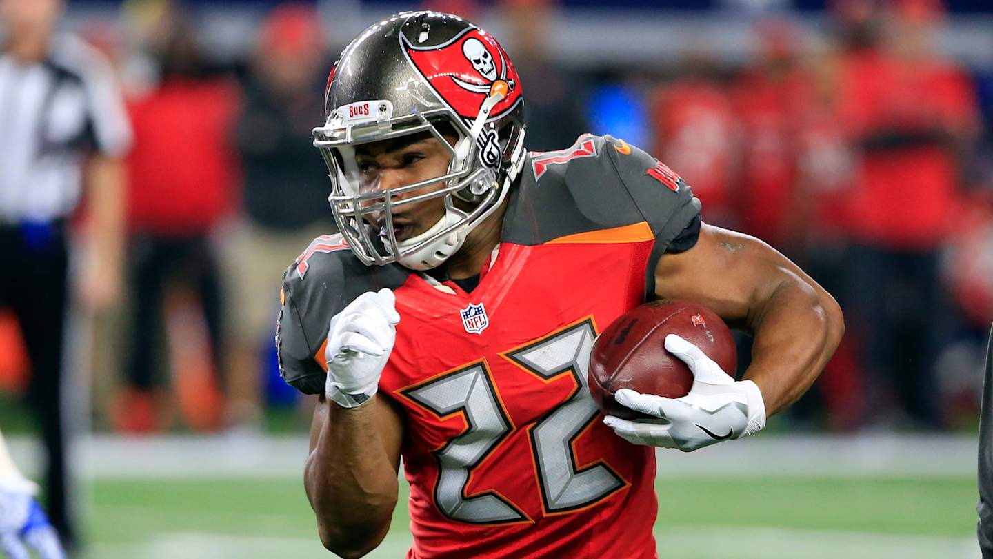 Doug Martin: Bucs RB sustains minor injuries in car crash - Sports ...