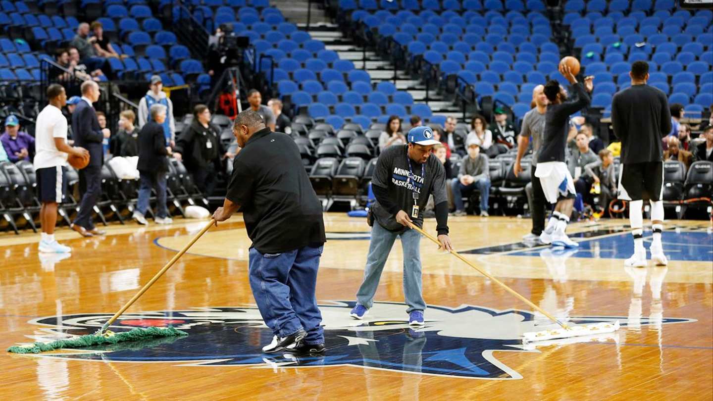 Halftime Fail at Kings-Timberwolves Game Is Most Painful Thing You’ll ...