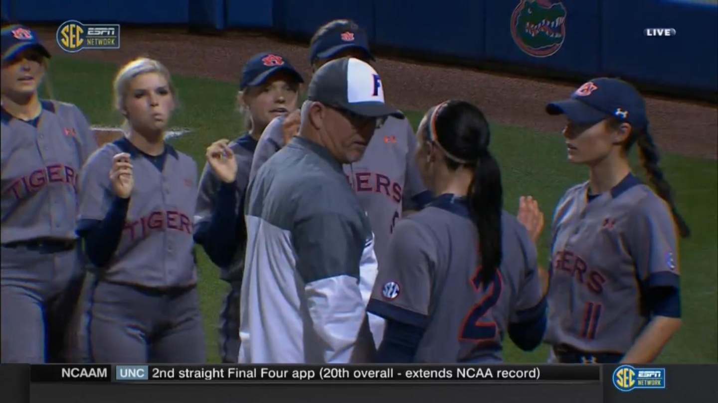 Auburn-Florida softball: Haley Fagan gets heated - Sports Illustrated