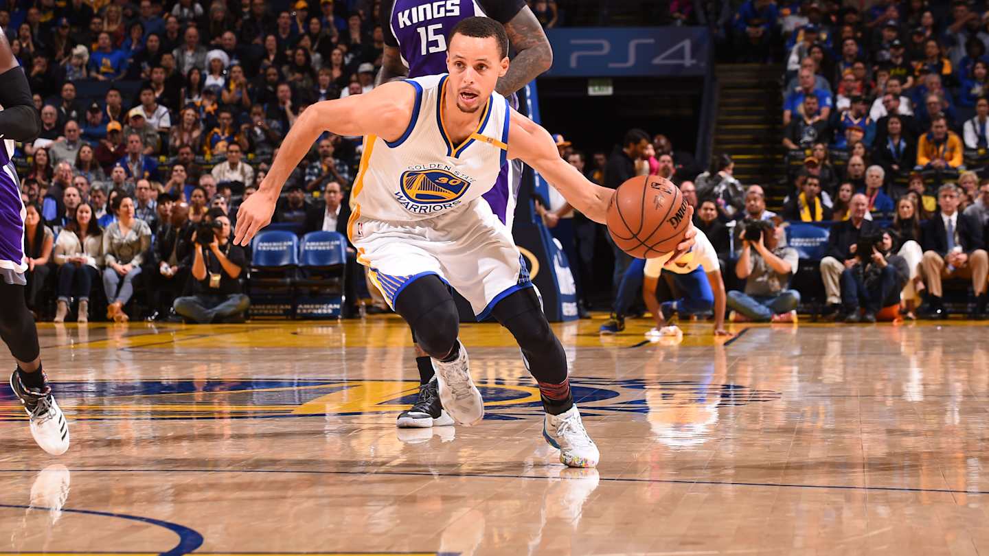 Steph Curry danced with the dancing Warriors lady (video) - Sports ...