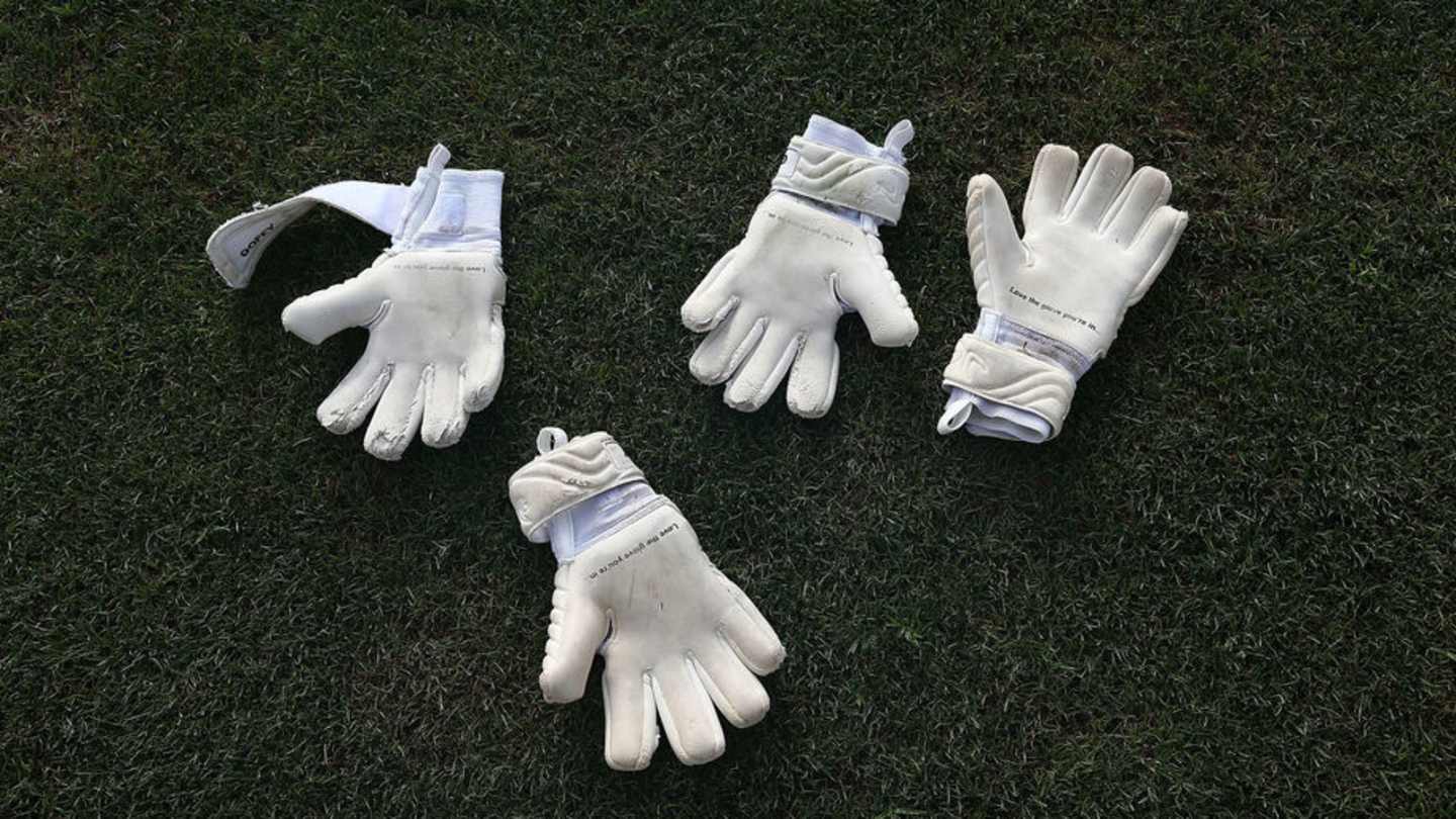 Brazilian Goalkeeper 'Edson Six Fingers' Opens Up On Supposed Advantage ...