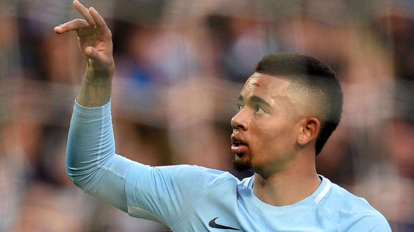 Gabriel Jesus Rejects Comparisons to 'Childhood Hero' Ronaldo as ...