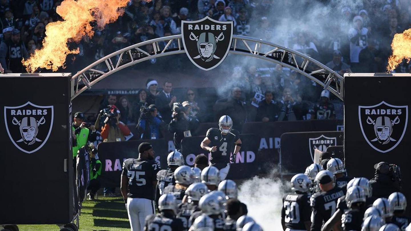 Raiders: Ice Cube thinks they should stay in Oakland - Sports Illustrated