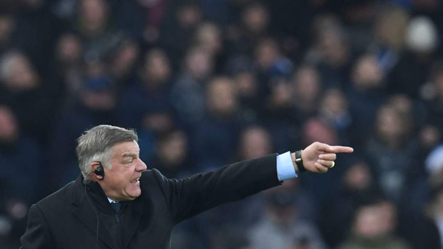 Everton Preparing to Battle for Steven N'Zonzi & Offer Theo Walcott ...