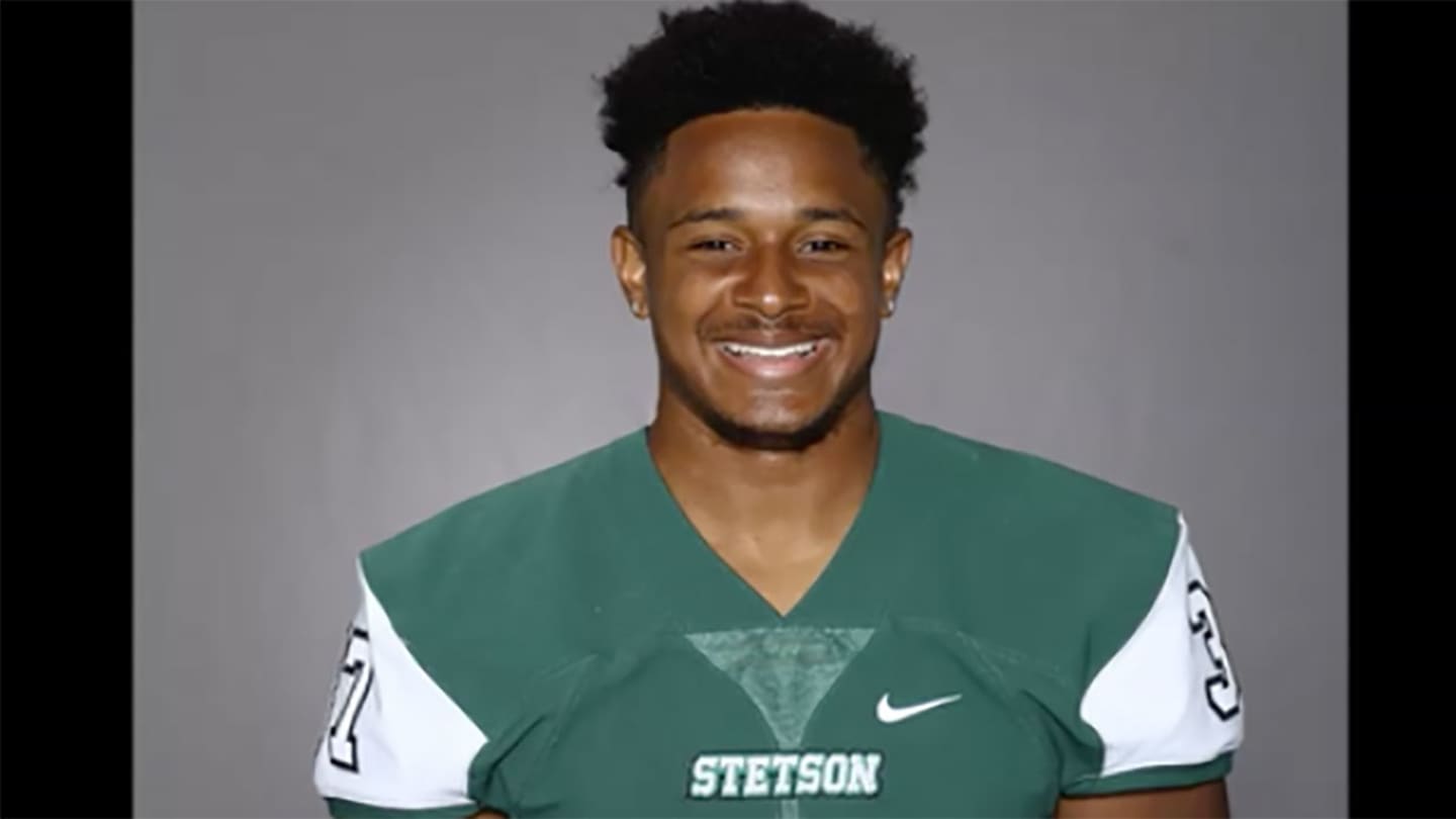 Stetson football player Nick Blakely collpased and died - Sports ...