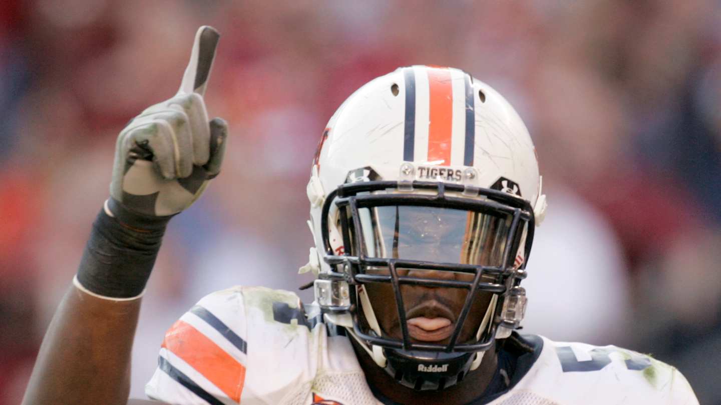 Auburn: Former star DE Quentin Groves dies at age 32 - Sports Illustrated