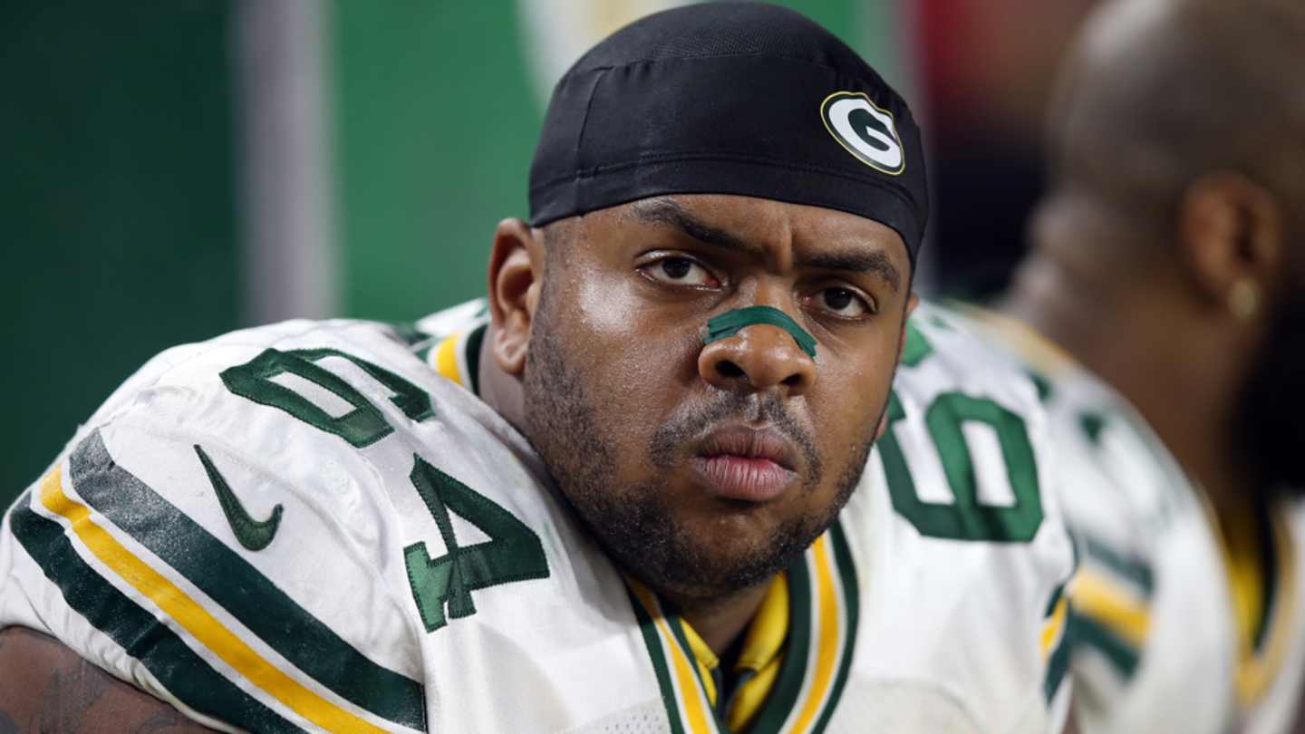 Mike Pennel suspended for violating substance-abuse policy - Sports ...