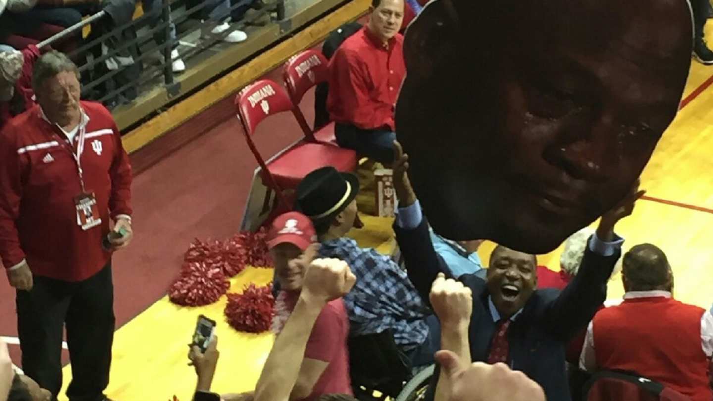 Indiana-UNC: Isiah Thomas holds crying Michael Jordan - Sports Illustrated