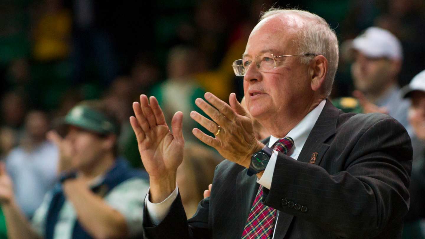 Baylor sexual assault: Ex-president Ken Starr resigns - Sports Illustrated