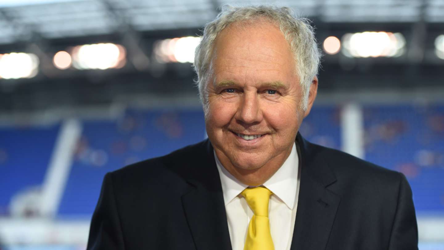 ESPN signs soccer announcer Ian Darke through 2020 - Sports Illustrated