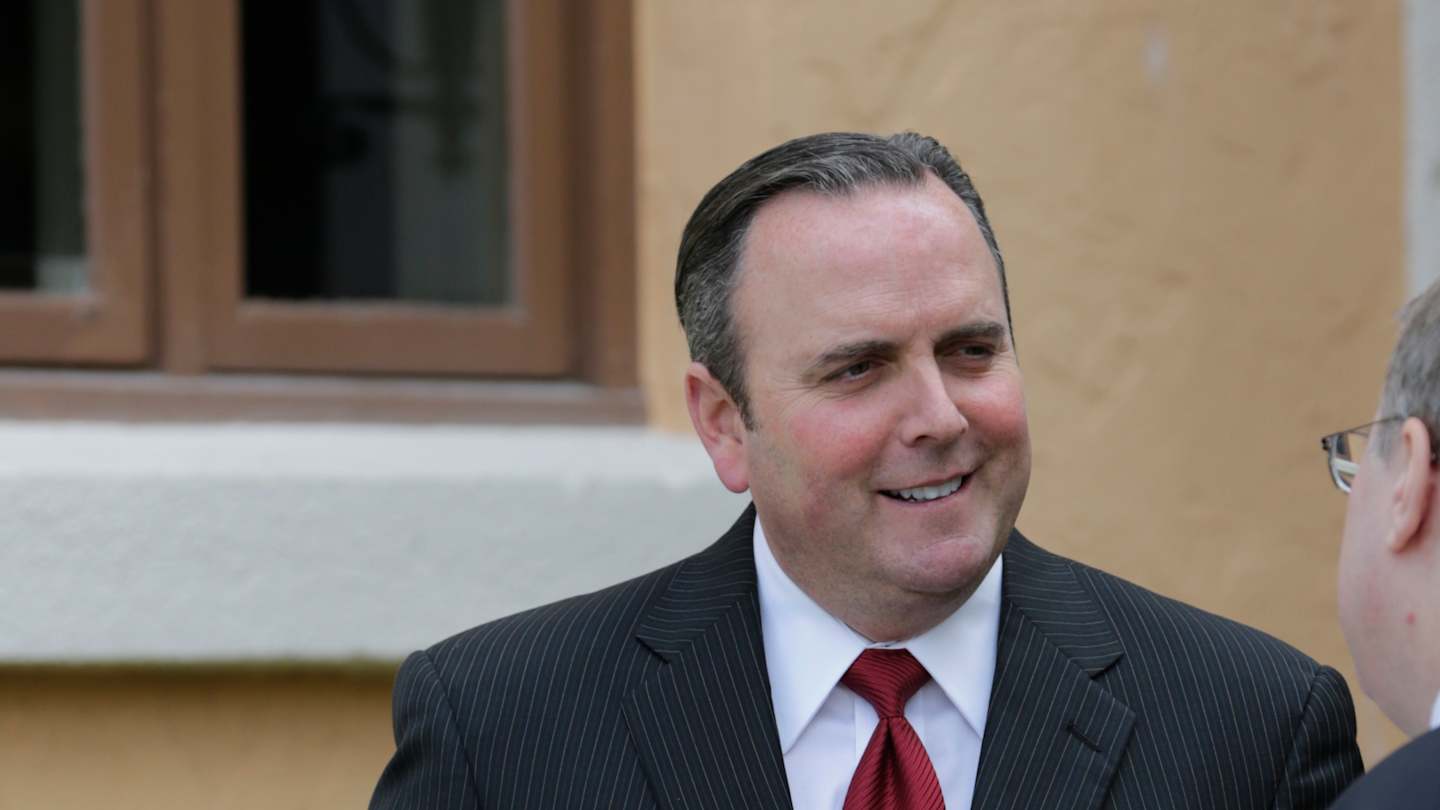 Diamondbacks' president gets 8-year contract extension - Sports Illustrated