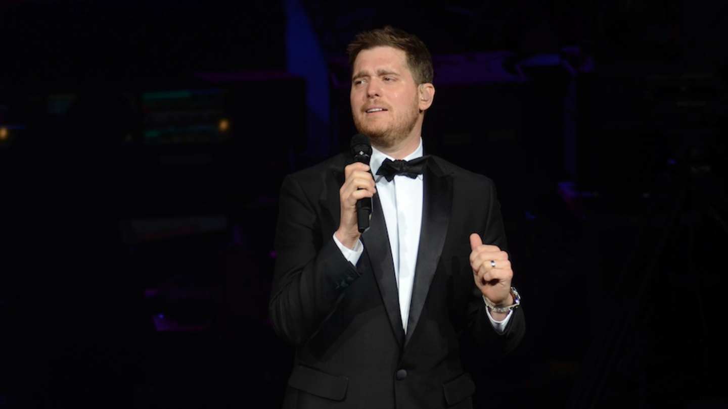 Michale Buble eating corn photo - Sports Illustrated