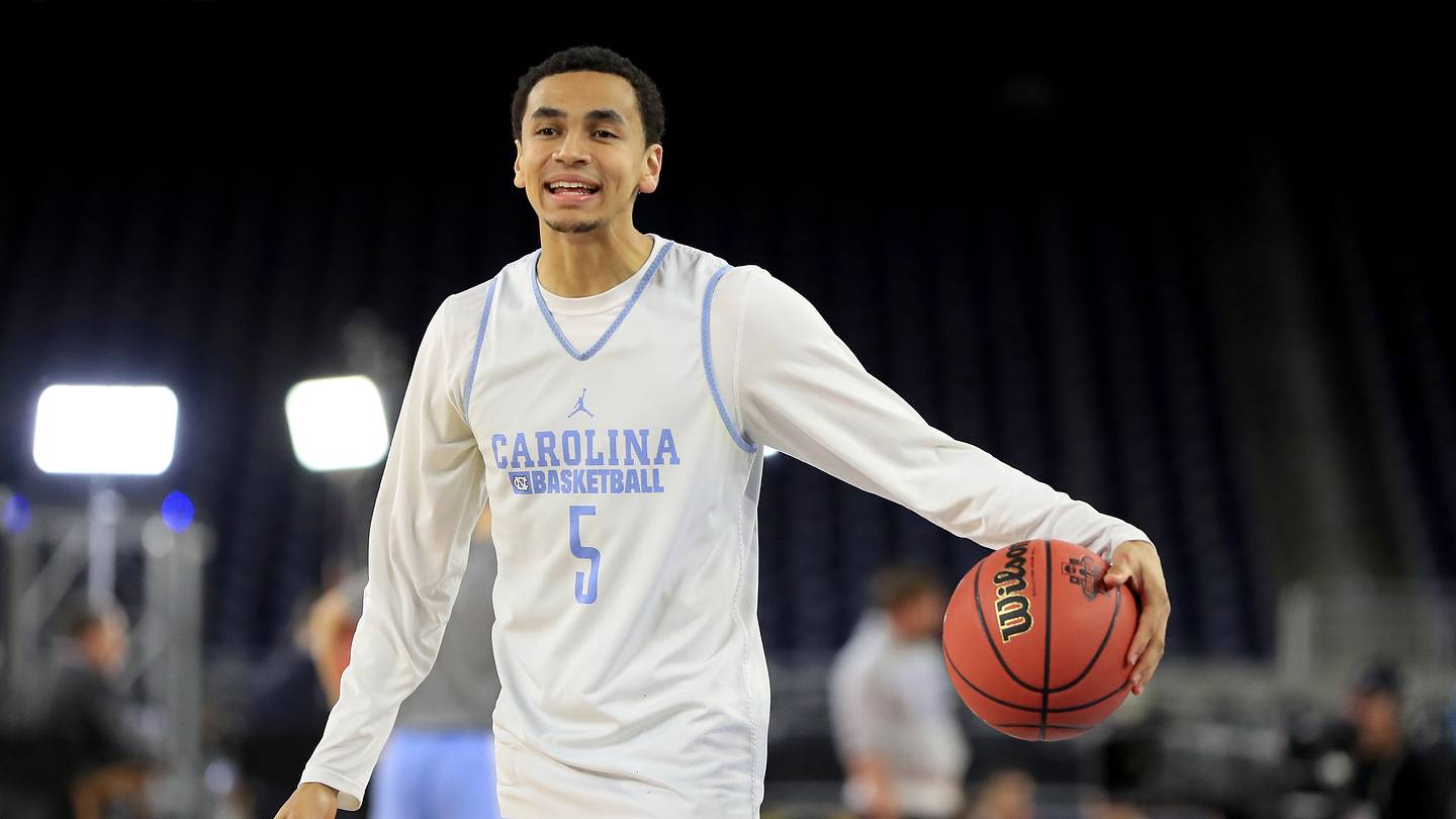 Marcus Paige: UNC PG dunks through the legs: video - Sports Illustrated
