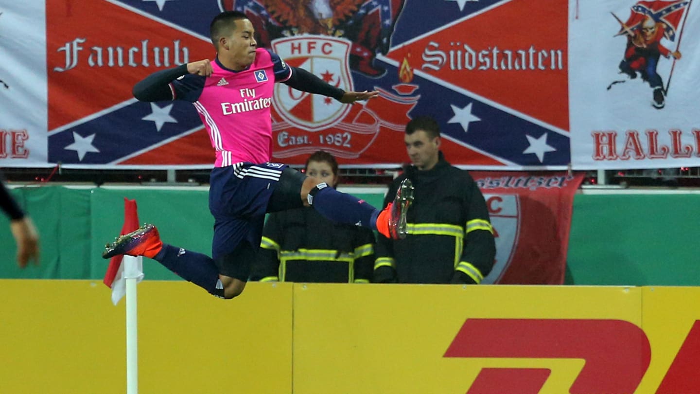 Bobby Wood: USA forward scores twice for Hamburg (VIDEO) - Sports ...