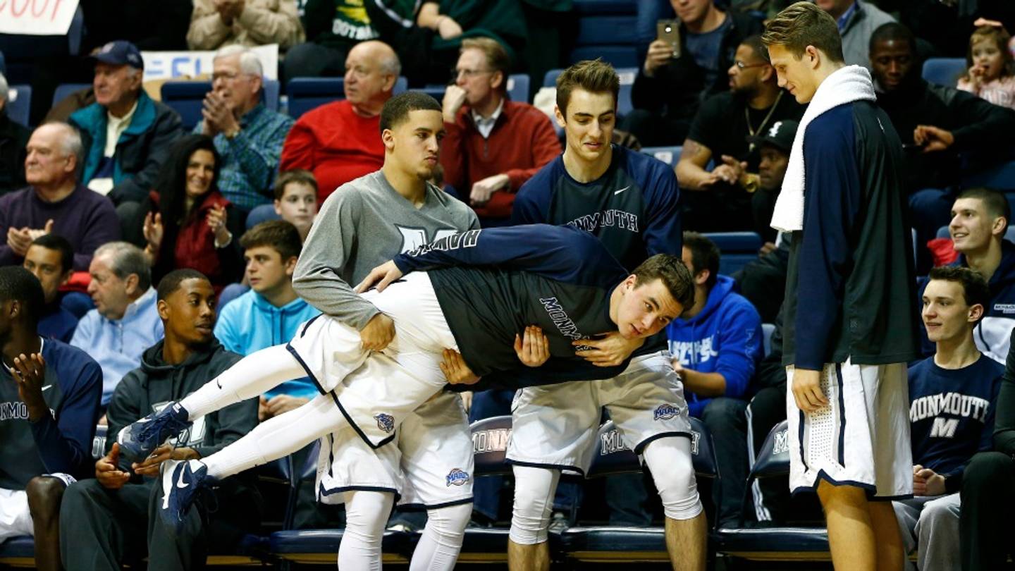 Monmouth’s ‘Bench Mob’ got a sand sculpture tribute - Sports Illustrated