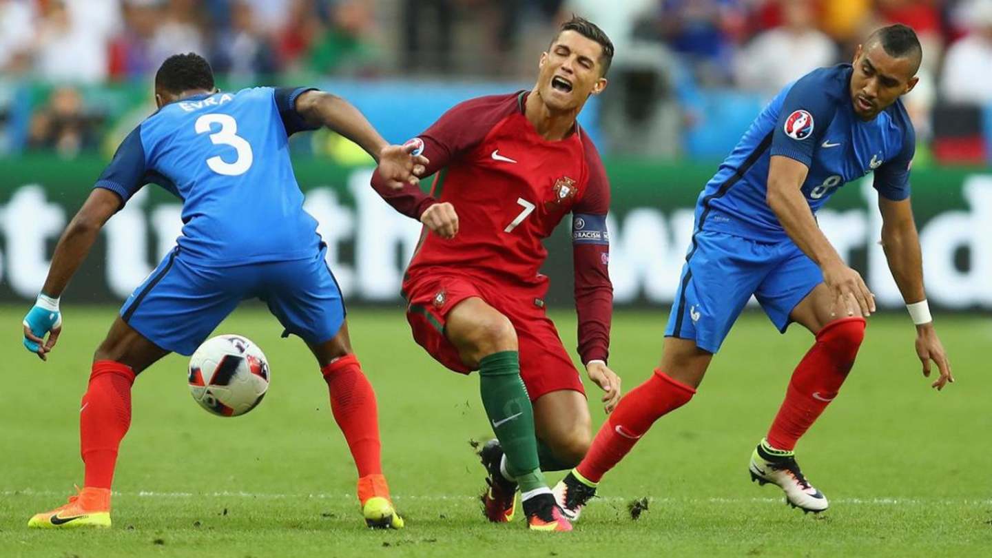 Cristiano Ronaldo knocked out of Euro 2016 final with knee injury ...