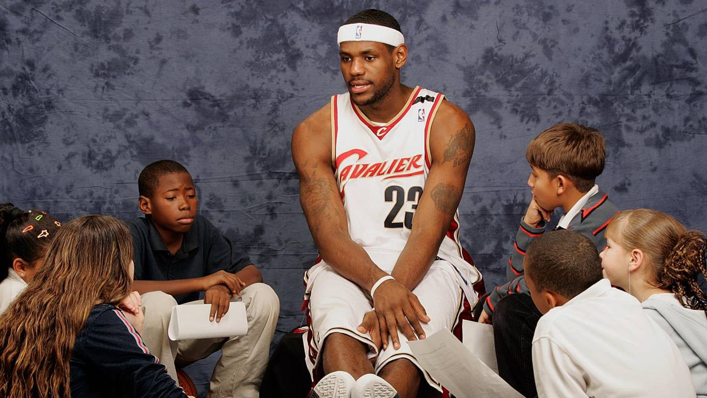 LeBron James Sneakers From Rookie Season Sell for $222,000 at Auction ...