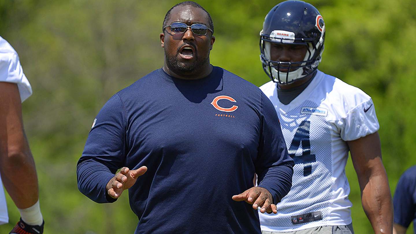 Bears block OLB coach Clint Hurtt from being Dolphins' DL coach ...