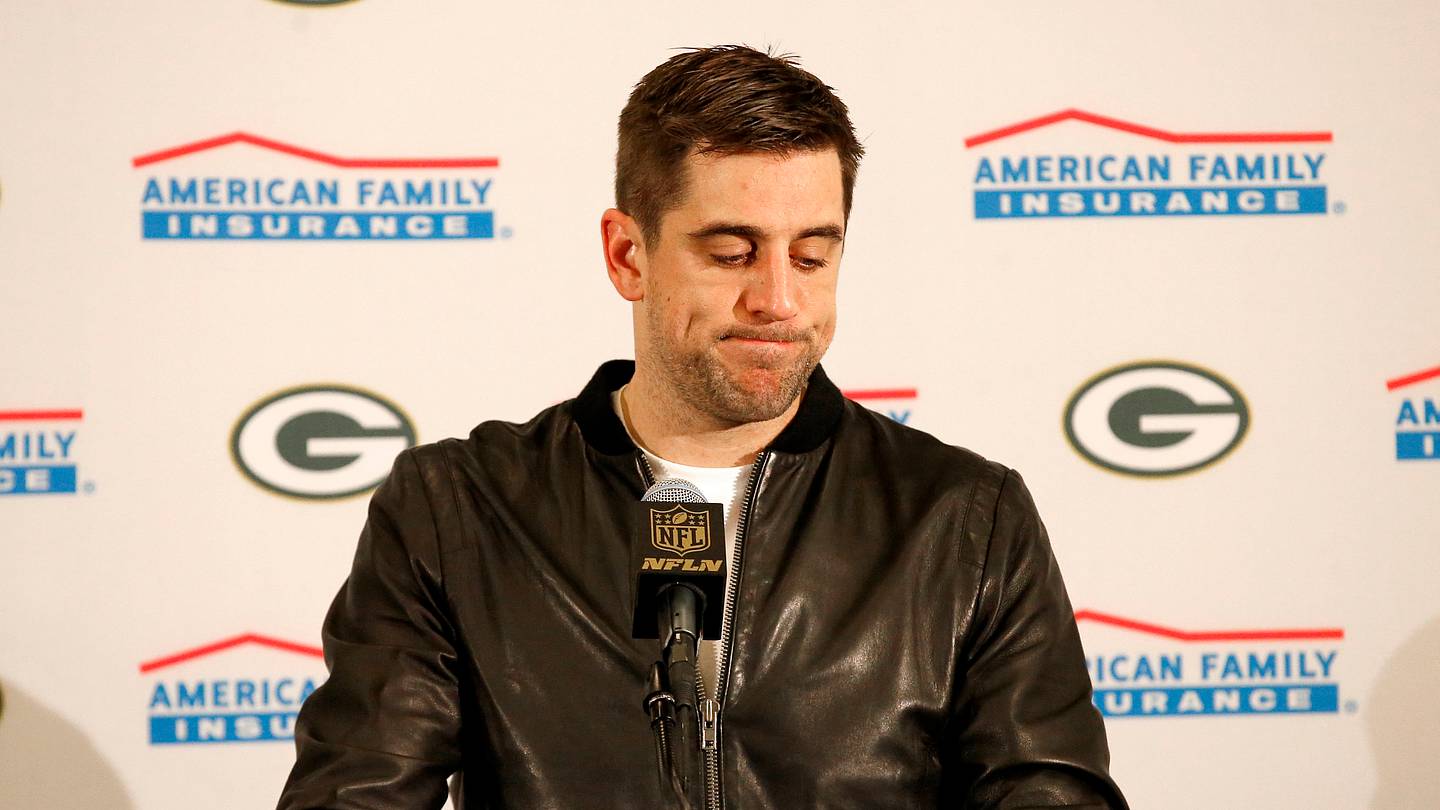 Report: Packers QB Aaron Rodgers says he had knee surgery - Sports ...