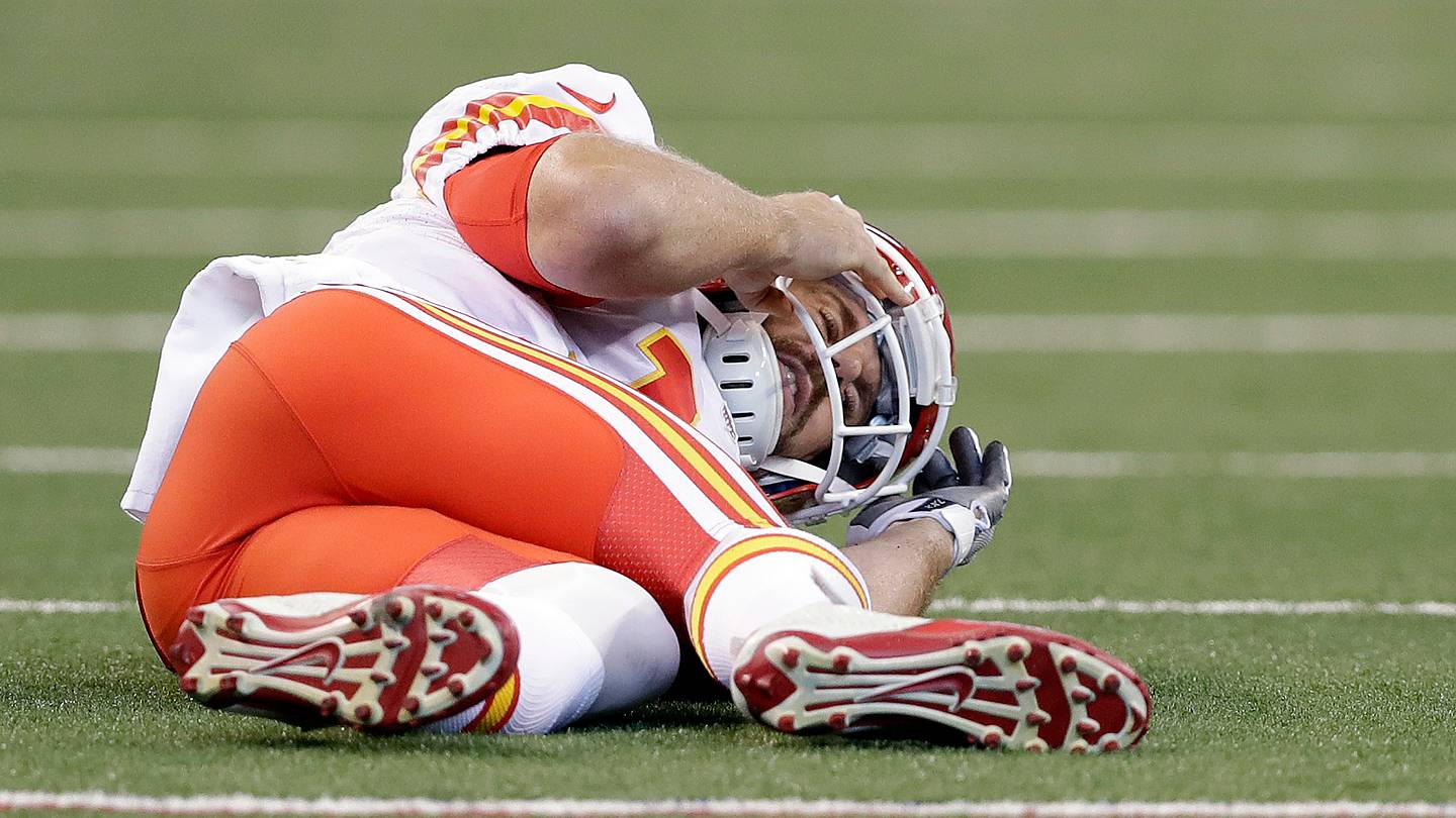 Chiefs' Smith ruled out, Charles undergoing surgery on knee - Sports ...