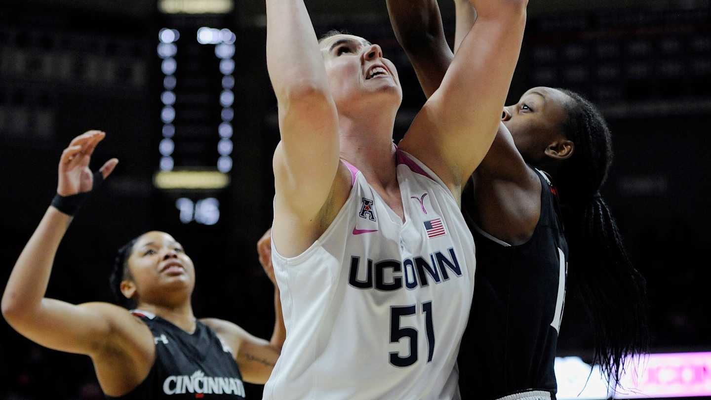 Top-ranked UConn wins 62nd straight, 88-34 over Cincinnati - Sports ...