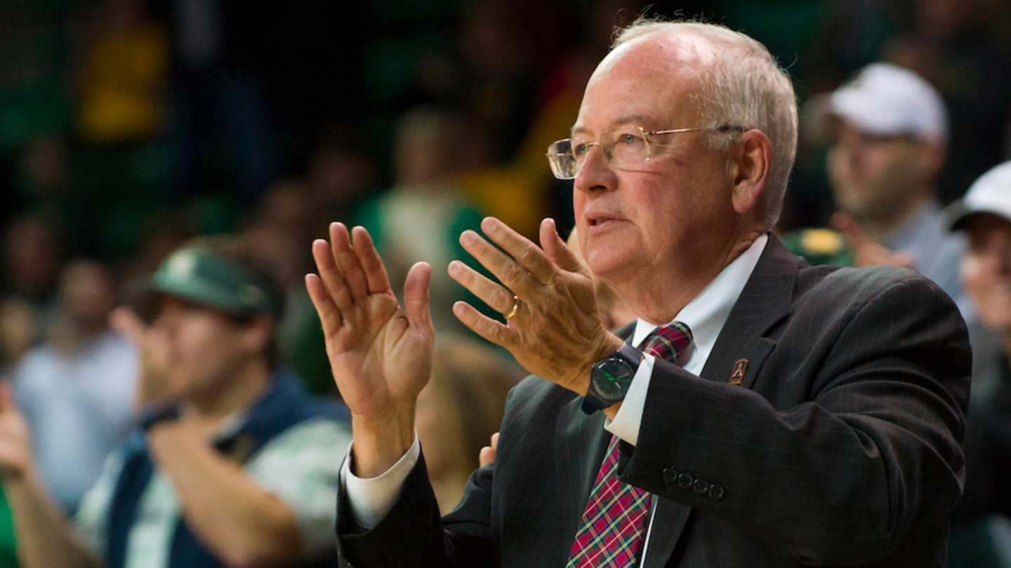 Ken Starr: Baylor chancellor will resign - Sports Illustrated