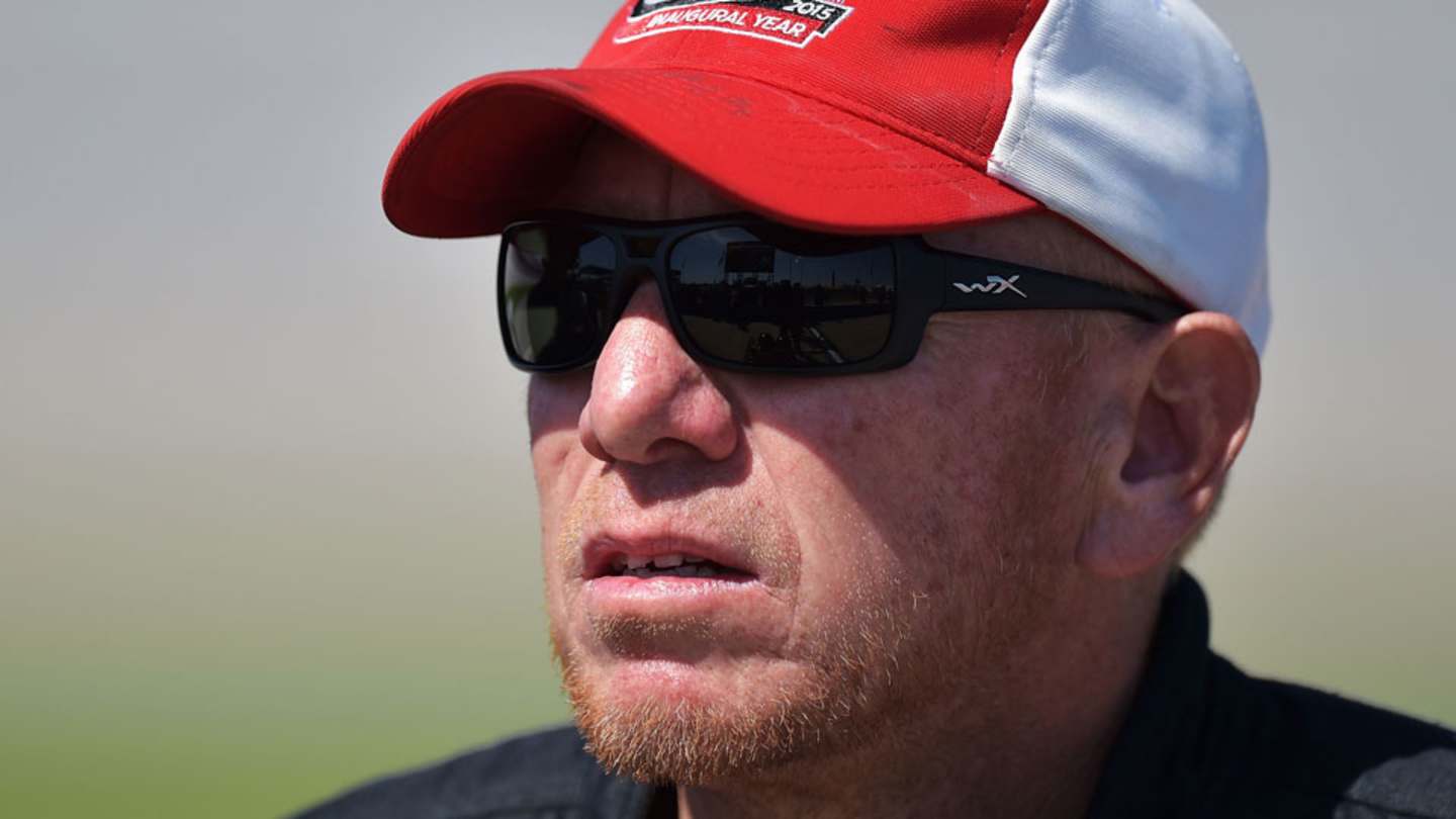 Derek White investigated in tobacco-smuggling operation - Sports ...