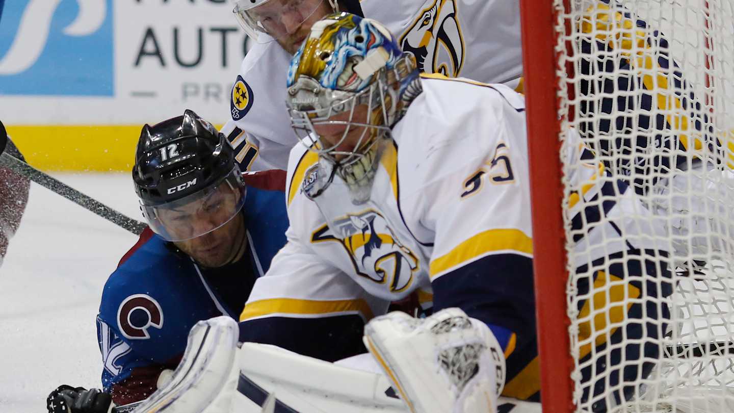 Fisher helps Predators to 5-2 win over Avalanche - Sports Illustrated
