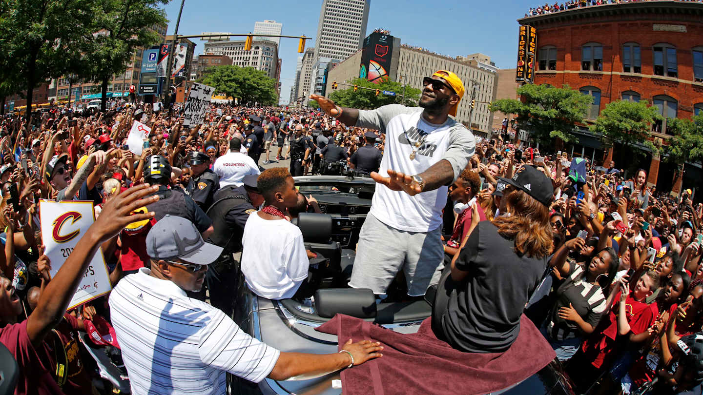 LeBron James gets free ice cream for Cleveland fans - Sports Illustrated