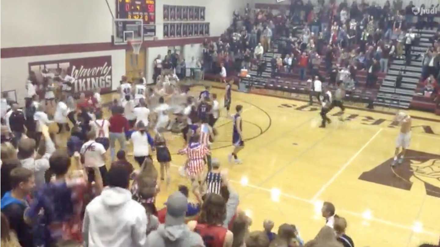 Nebraska high school basketball buzzer-beater (video) - Sports Illustrated