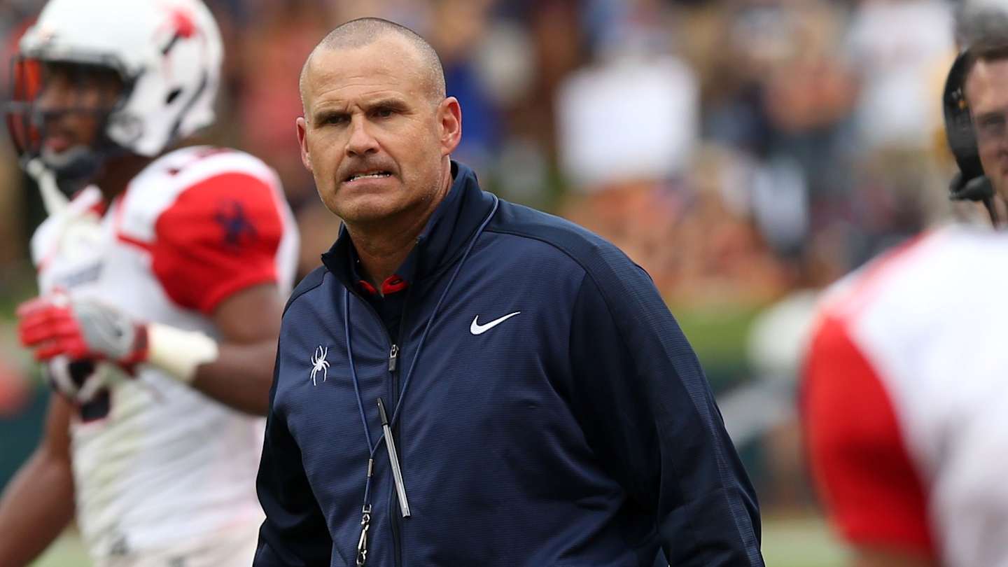 Rocco moving from Richmond to Delaware - Sports Illustrated