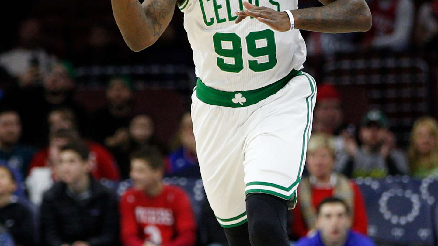 Crowder, Thomas lead Celtics to rout of 76ers - Sports Illustrated