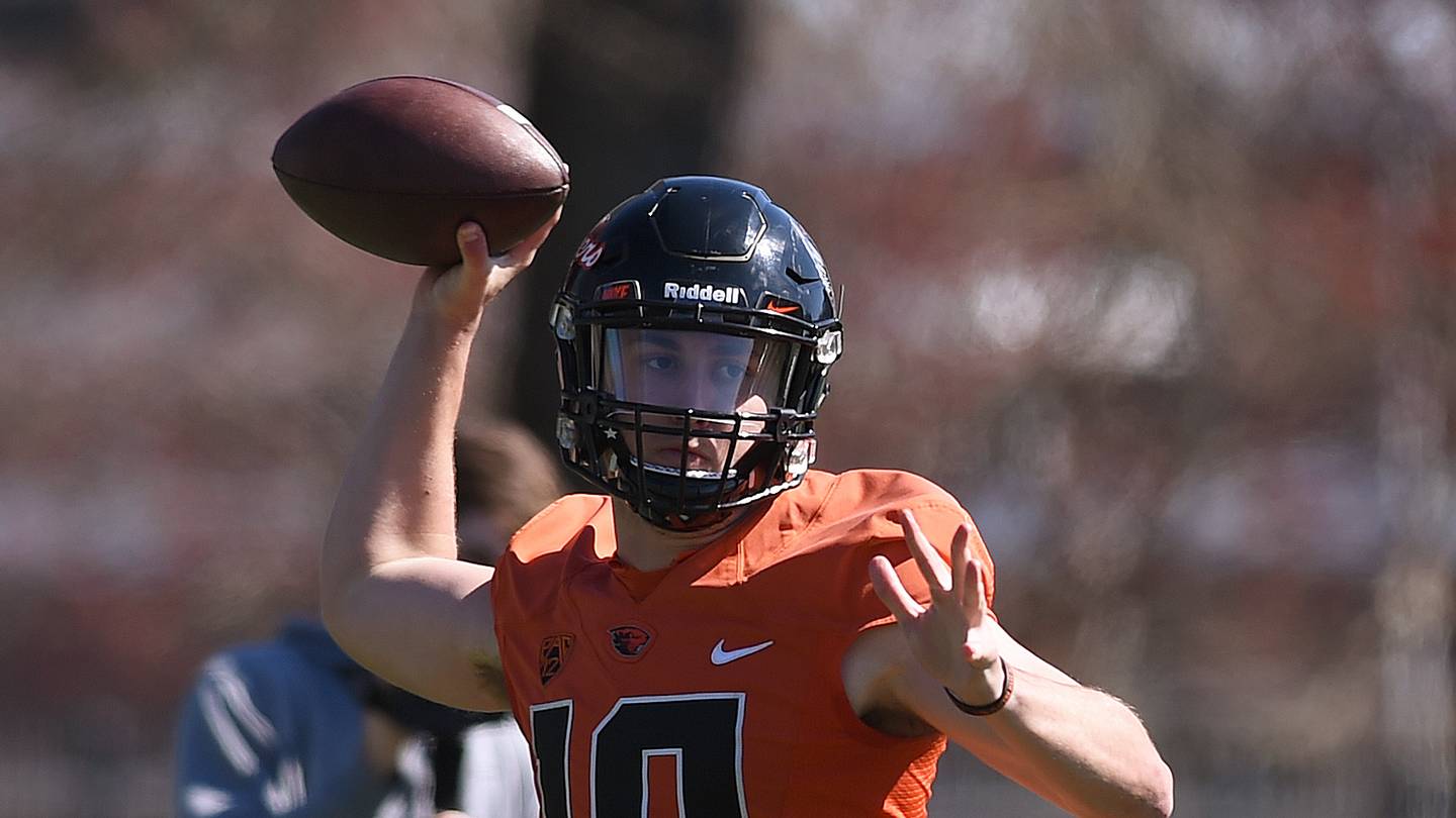 Quarterbacks again a focus for Oregon State - Sports Illustrated