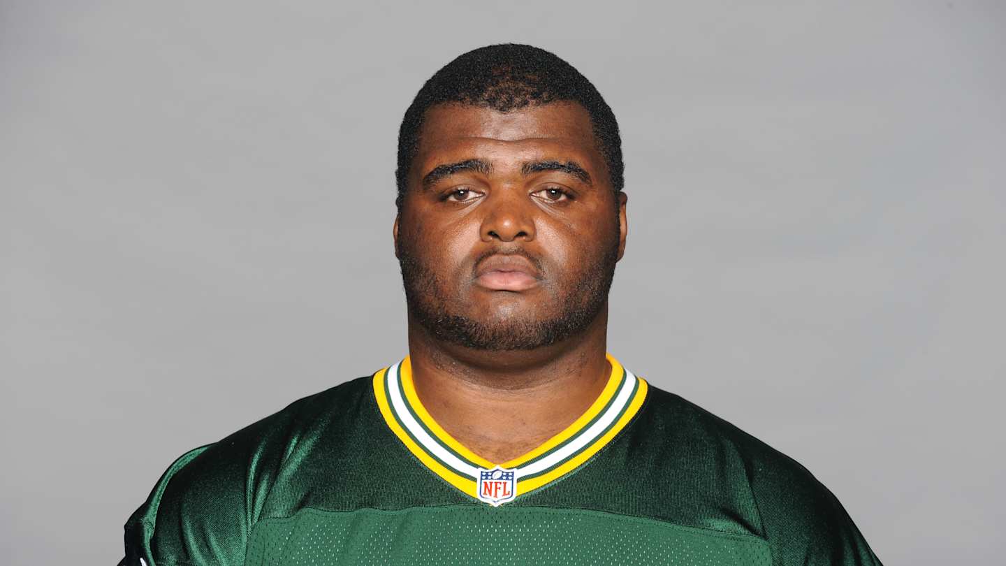 Packers DL B.J. Raji says he will take "hiatus" in 2016 - Sports ...