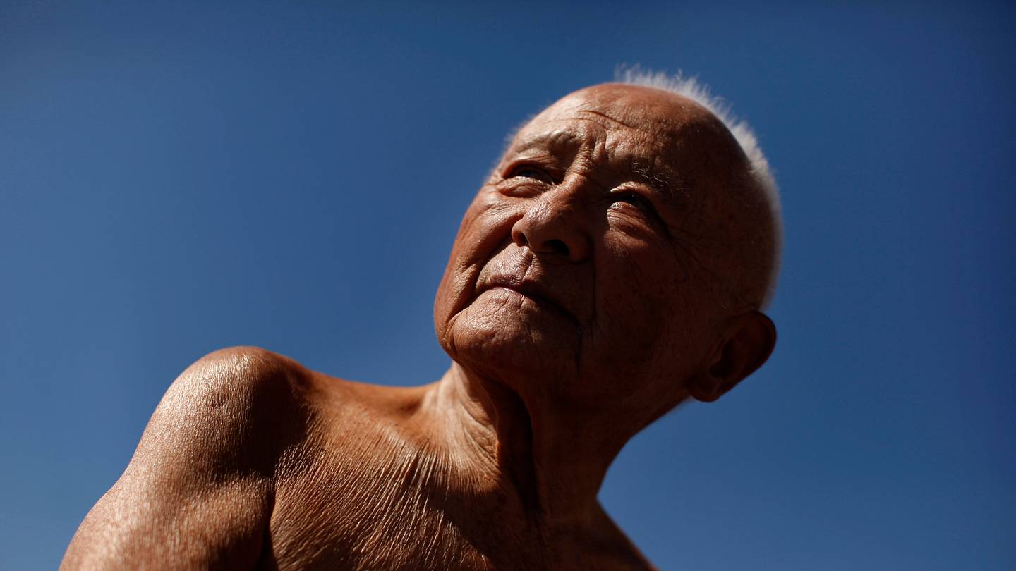 Sammy Lee: Olympic diving great dies at 96 - Sports Illustrated