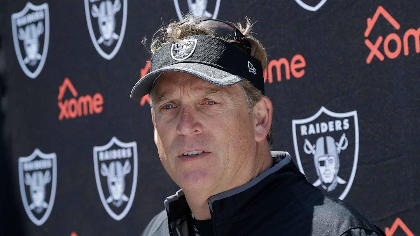 Browns keeping some dubious company at 0-10 - Sports Illustrated