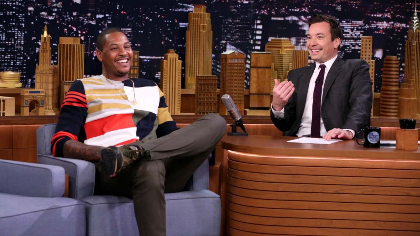 Carmelo Anthony, Jimmy Fallon do running man challenge - Sports Illustrated